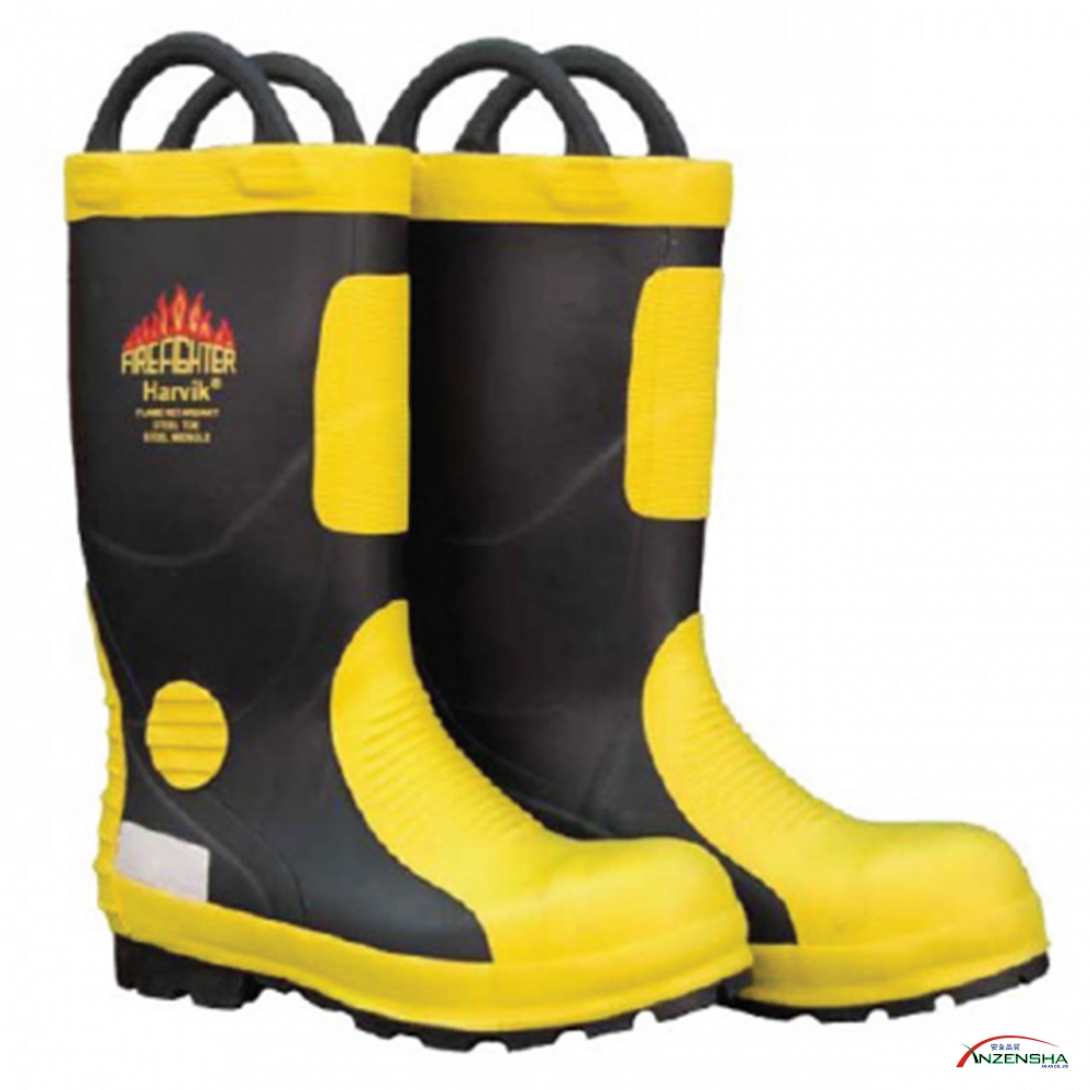 Fire fighting boot